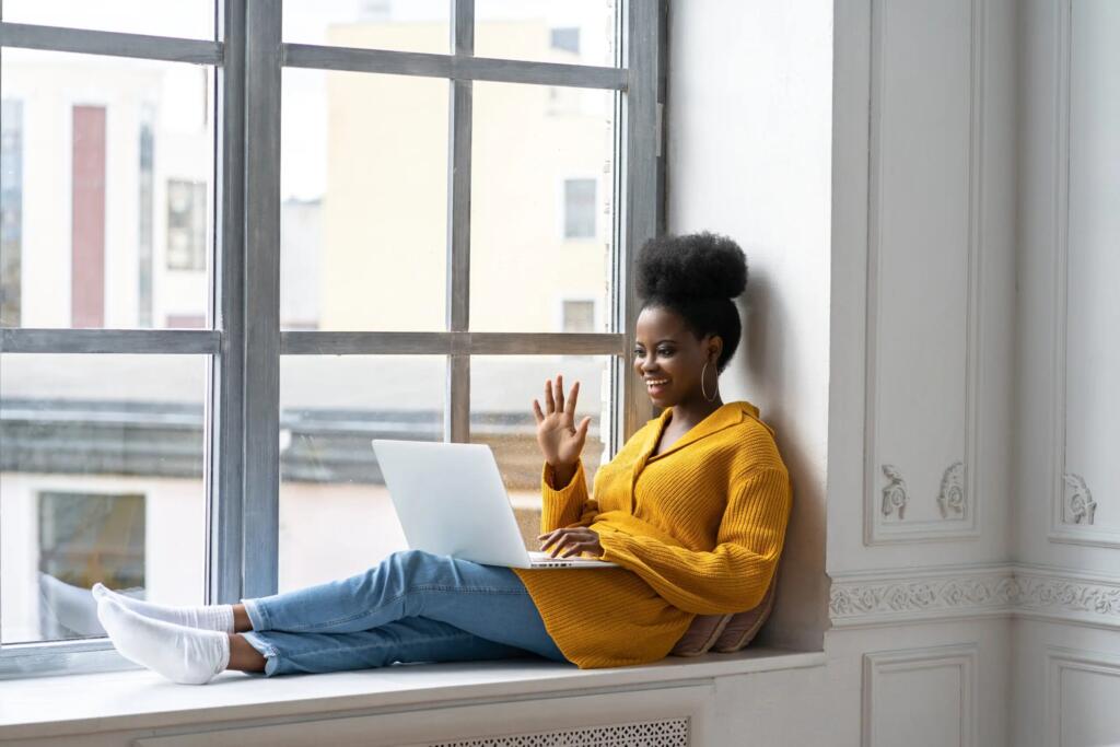 How to Maintain a Long-Distance Friendship | Bumble